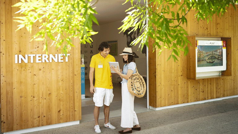 Free WI-FI and internet Help Desk